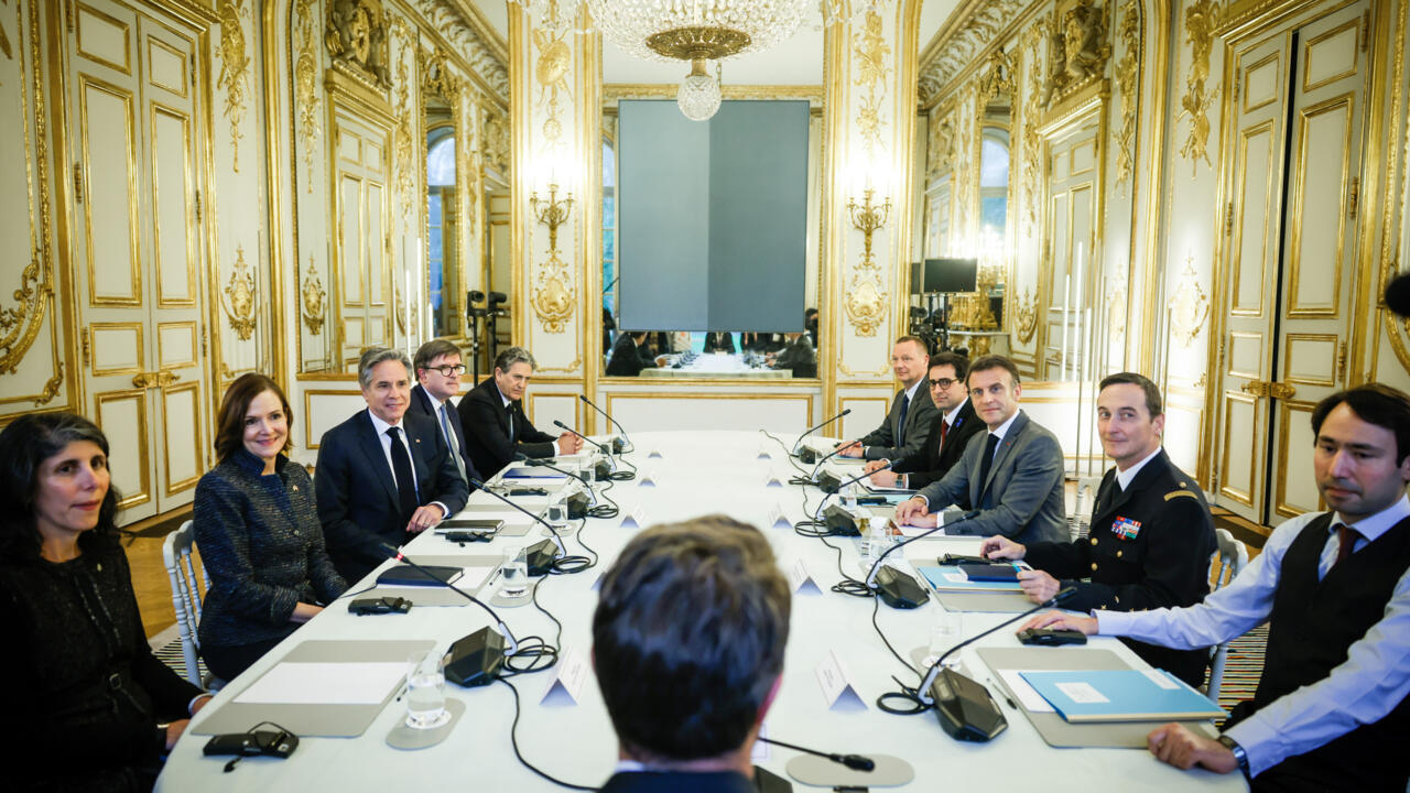 بلينكن من باريس: على إسرائيل بذل مزيد من الجهود لحماية المدنيين في غزة