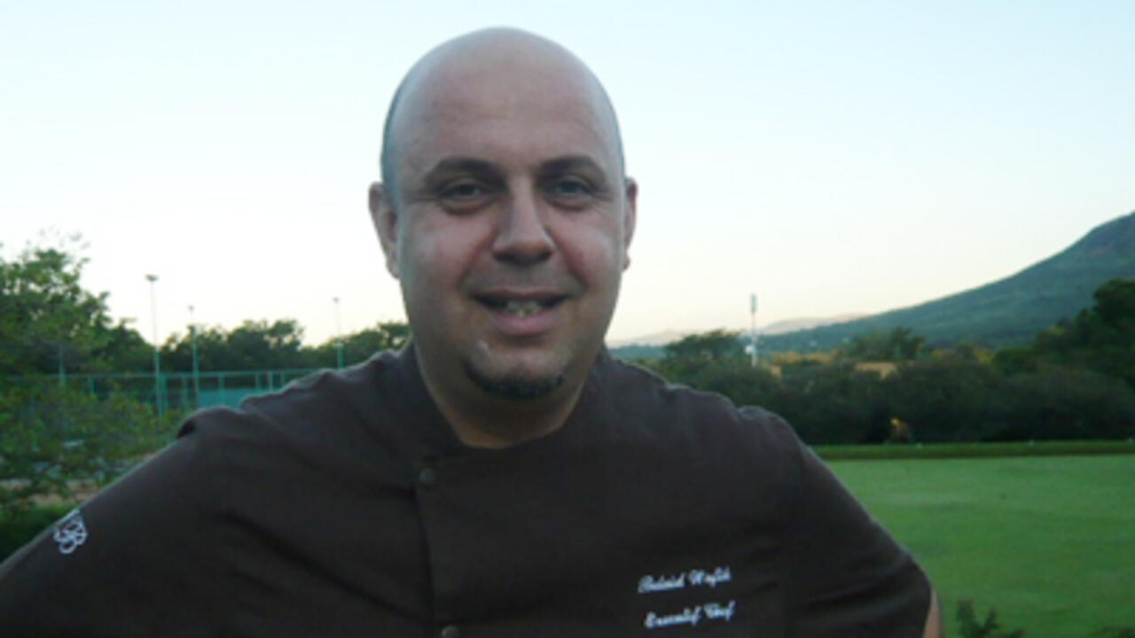 ماذا يأكل "نسور قرطاج" في جنوب أفريقيا؟