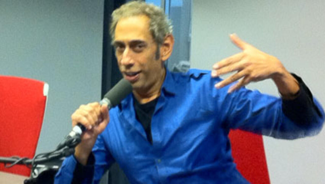 ماريو باسيل على مسرح الباتاكلان في باريس في كوميدي نايت "نحن المقاومة ...